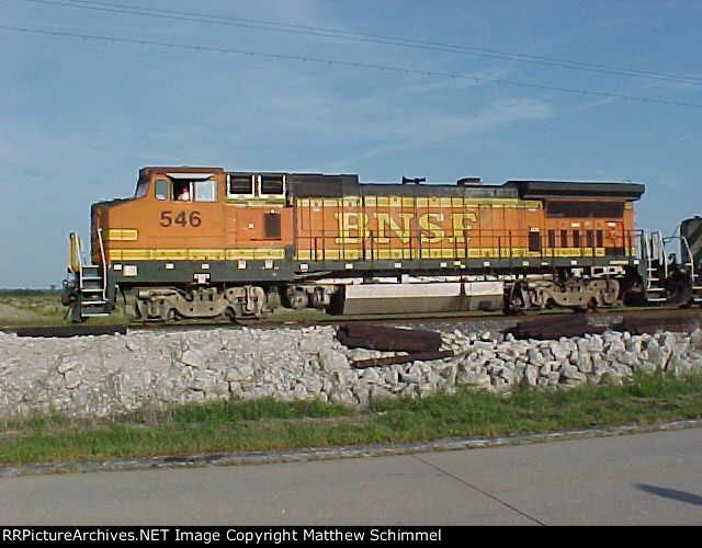 BNSF 546 In Old Monroe